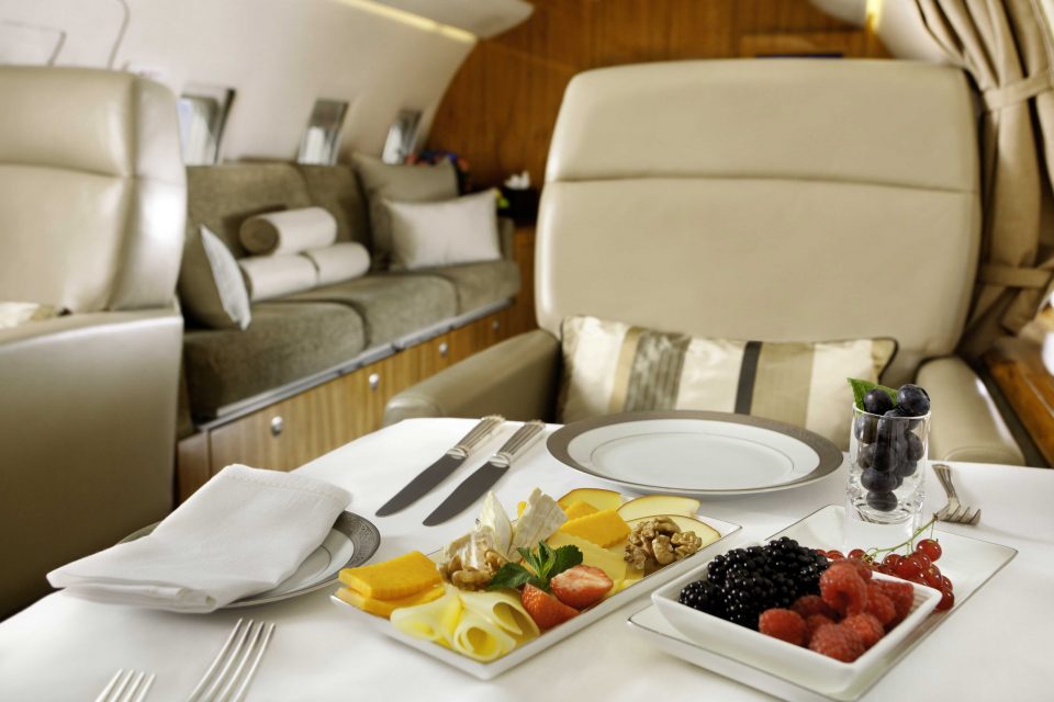 The Exclusive Experience When You Dine with Emirates - Travel Center Blog